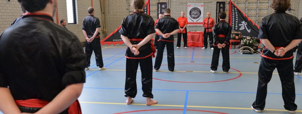 Kungfu kaoshi – podium voor vechtkunstvaardigheden ⋆